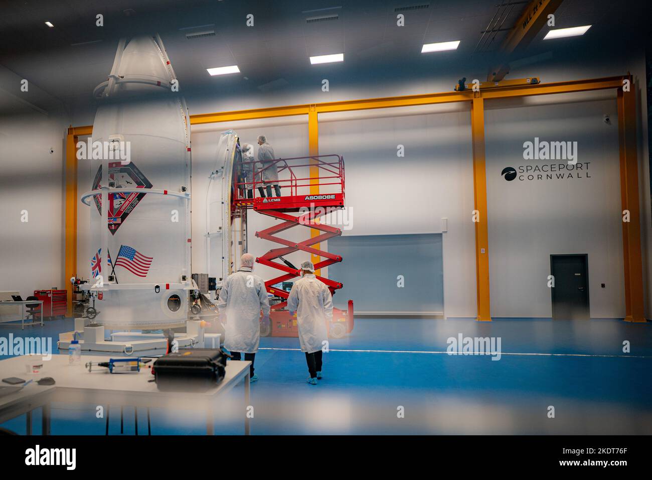 Airport hardware hi-res stock photography and images - Alamy