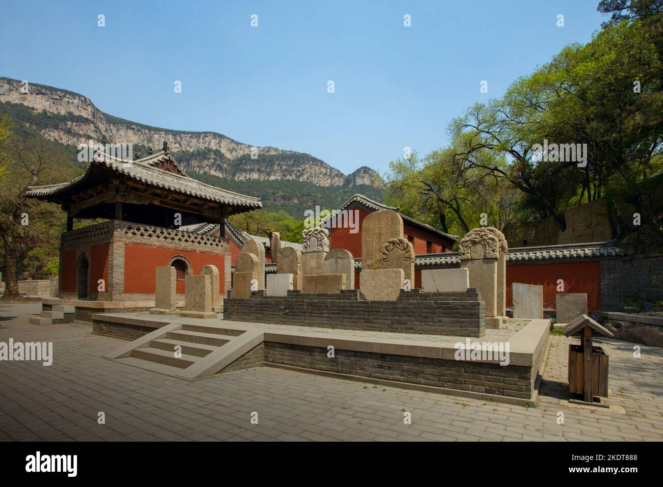 Lingyan temple nine mountain Stock Photo - Alamy