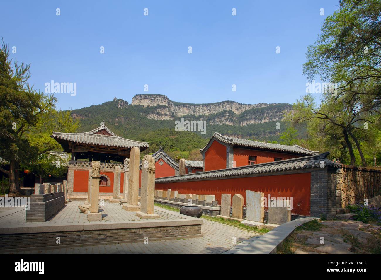 Jinan lingyan temple hi-res stock photography and images - Alamy