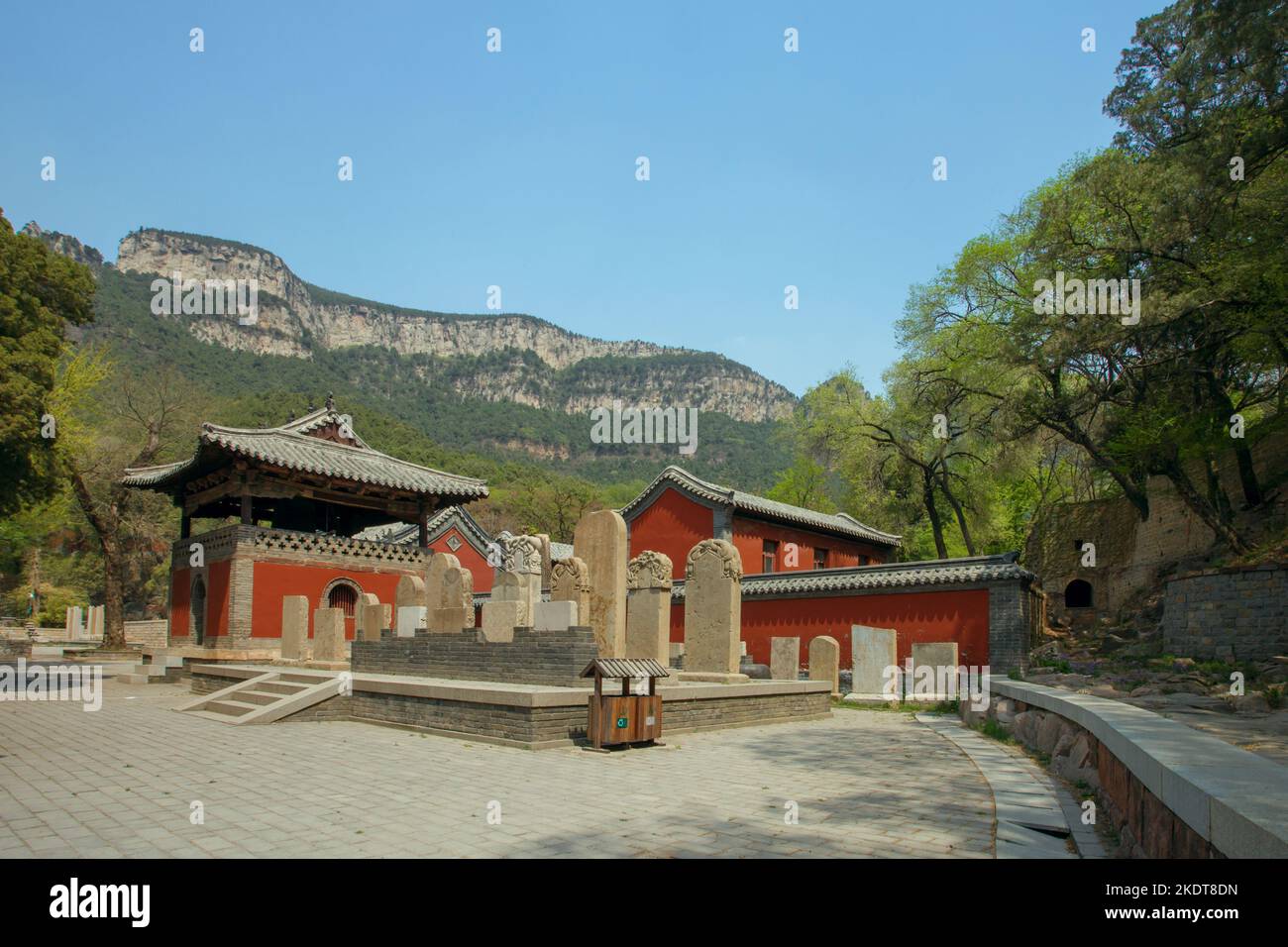 Lingyan temple nine mountain Stock Photo - Alamy