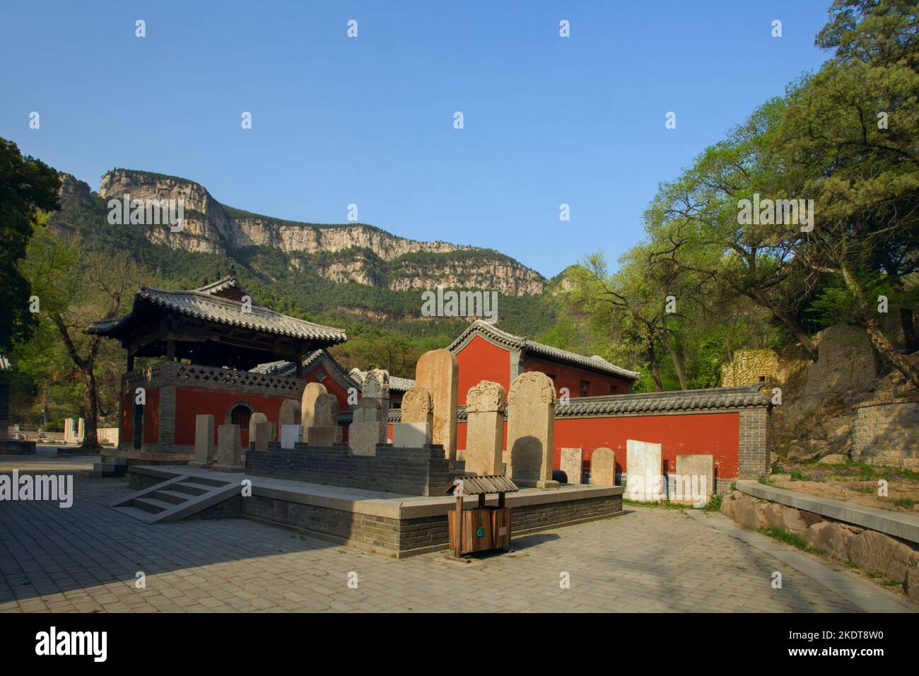 Lingyan temple nine mountain Stock Photo - Alamy