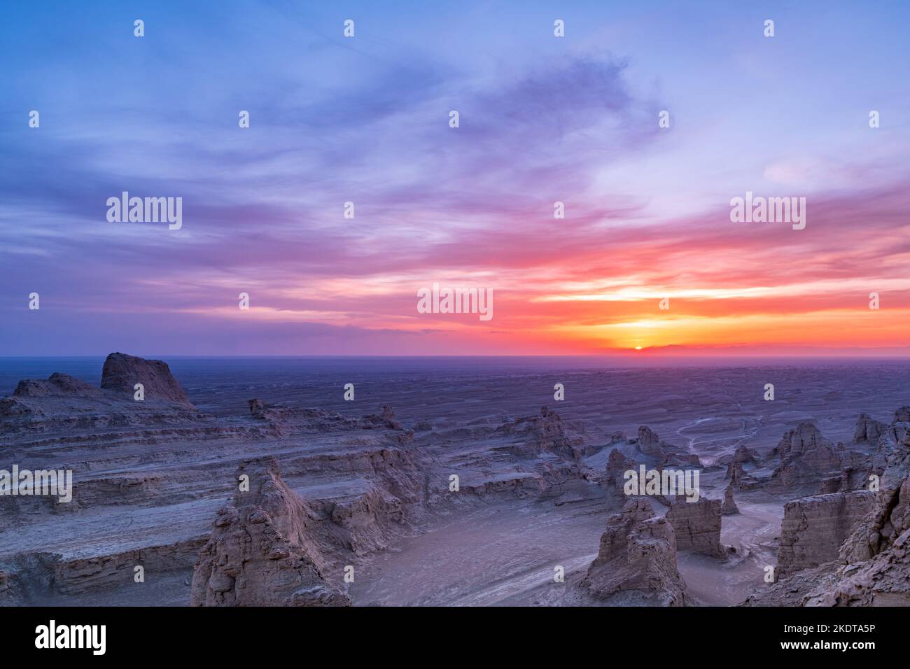Weathering landforms hi-res stock photography and images - Alamy
