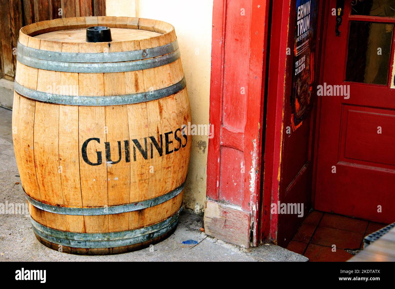 Old guinness bottles hi-res stock photography and images - Alamy