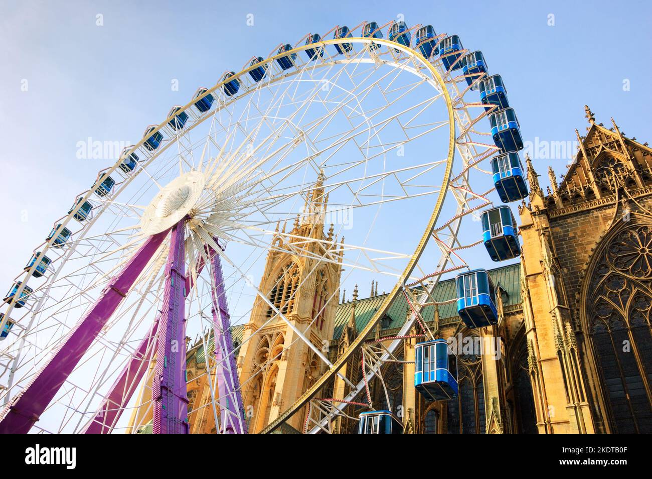 Christmas Ferris wheel in front of the cathedral of Metz, France Stock ...