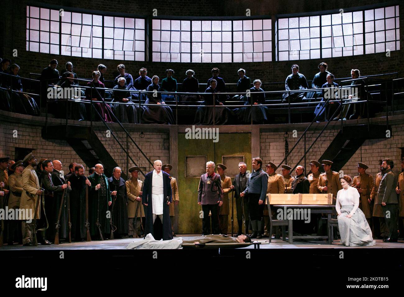 Opera singer stage lohengrin hi-res stock photography and images - Alamy
