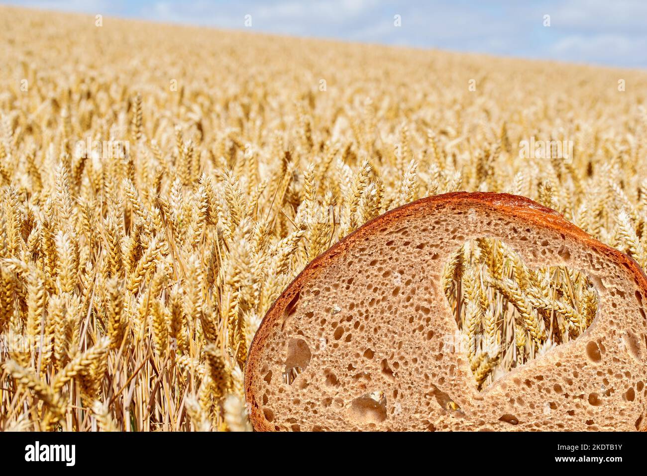 Slice bread in heart hi-res stock photography and images - Alamy