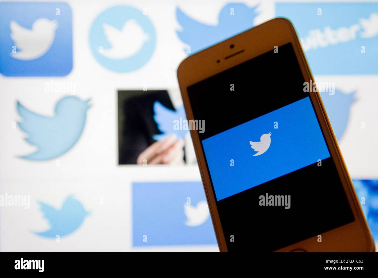 , France on November 08, 2022. Illustration of the social network ...