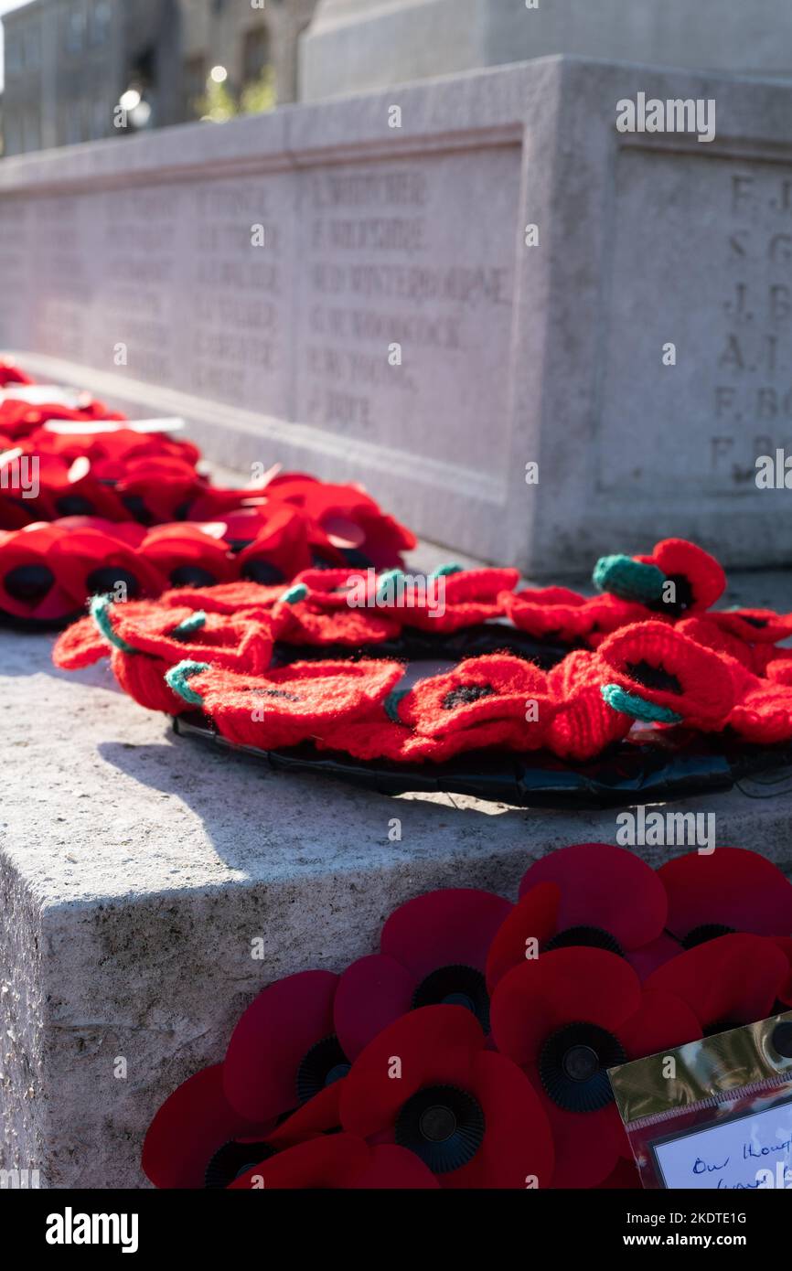 War memorial steps hi-res stock photography and images - Alamy