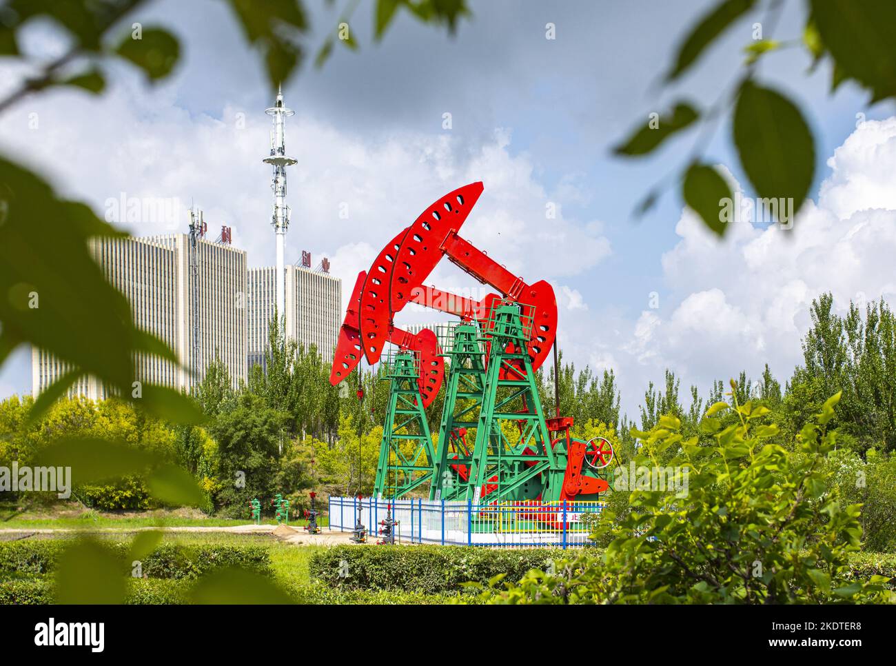 Kowtow hi-res stock photography and images - Alamy