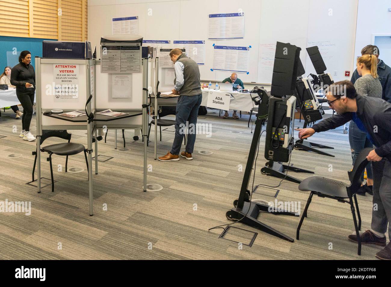 Washington, USA. 8th Nov, 2022. Voters are seen at a polling station in ...