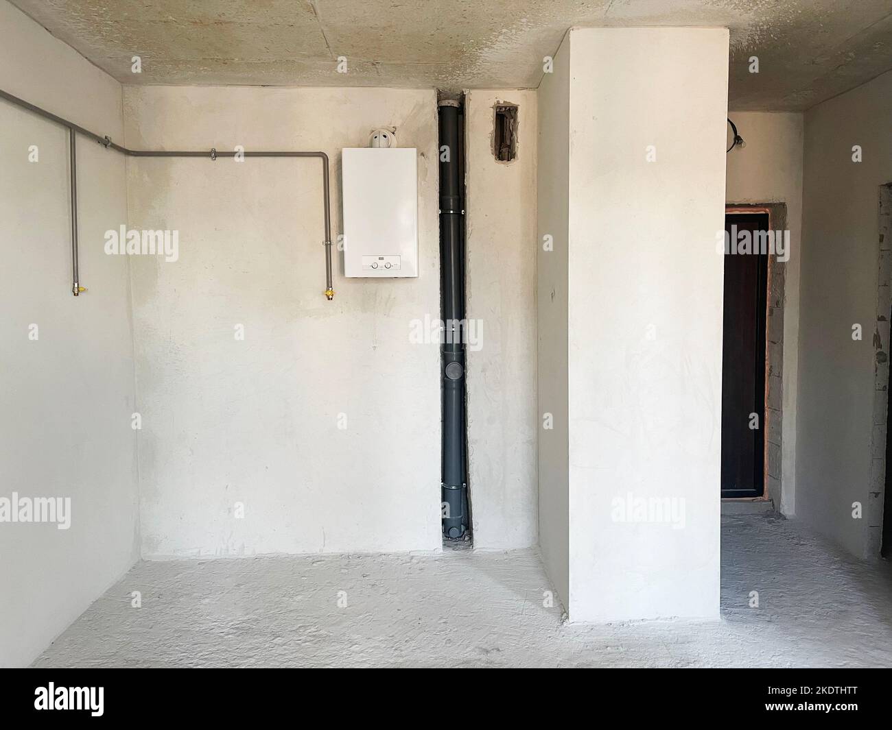 Apartment without finishing repair hi-res stock photography and images ...