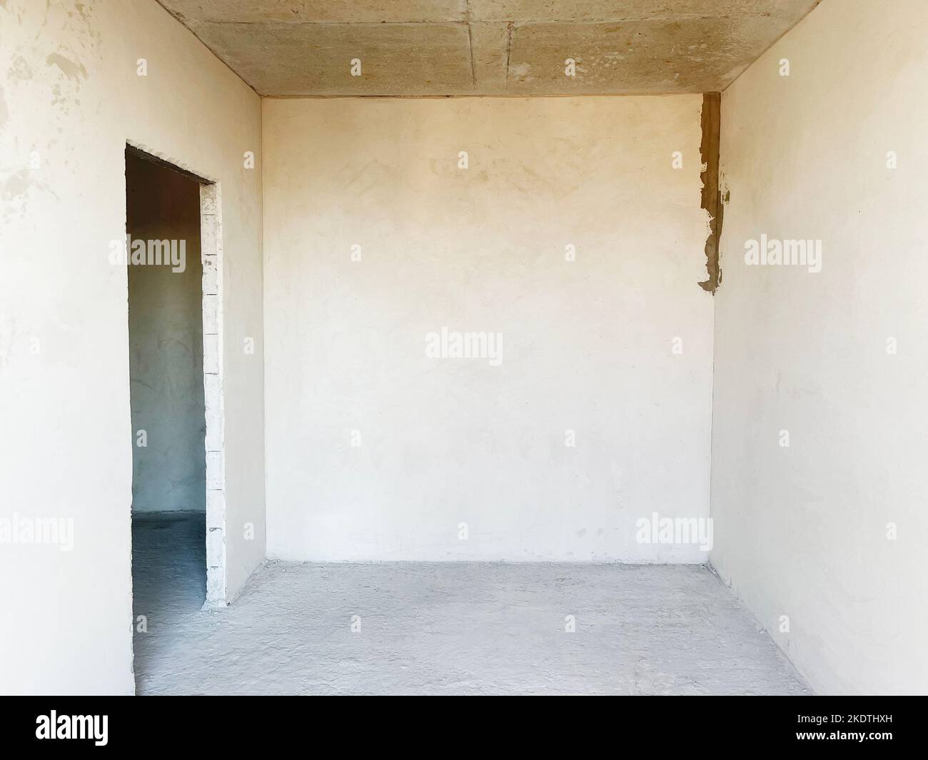 Apartment without finishing repair hi-res stock photography and images ...