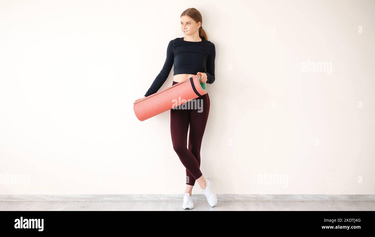 Full body going hi-res stock photography and images - Alamy