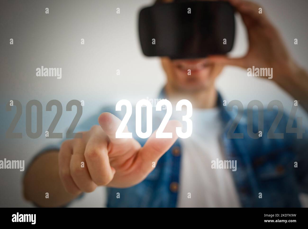 2023, virtualization technology with VR glasses, future, megatrends on ...