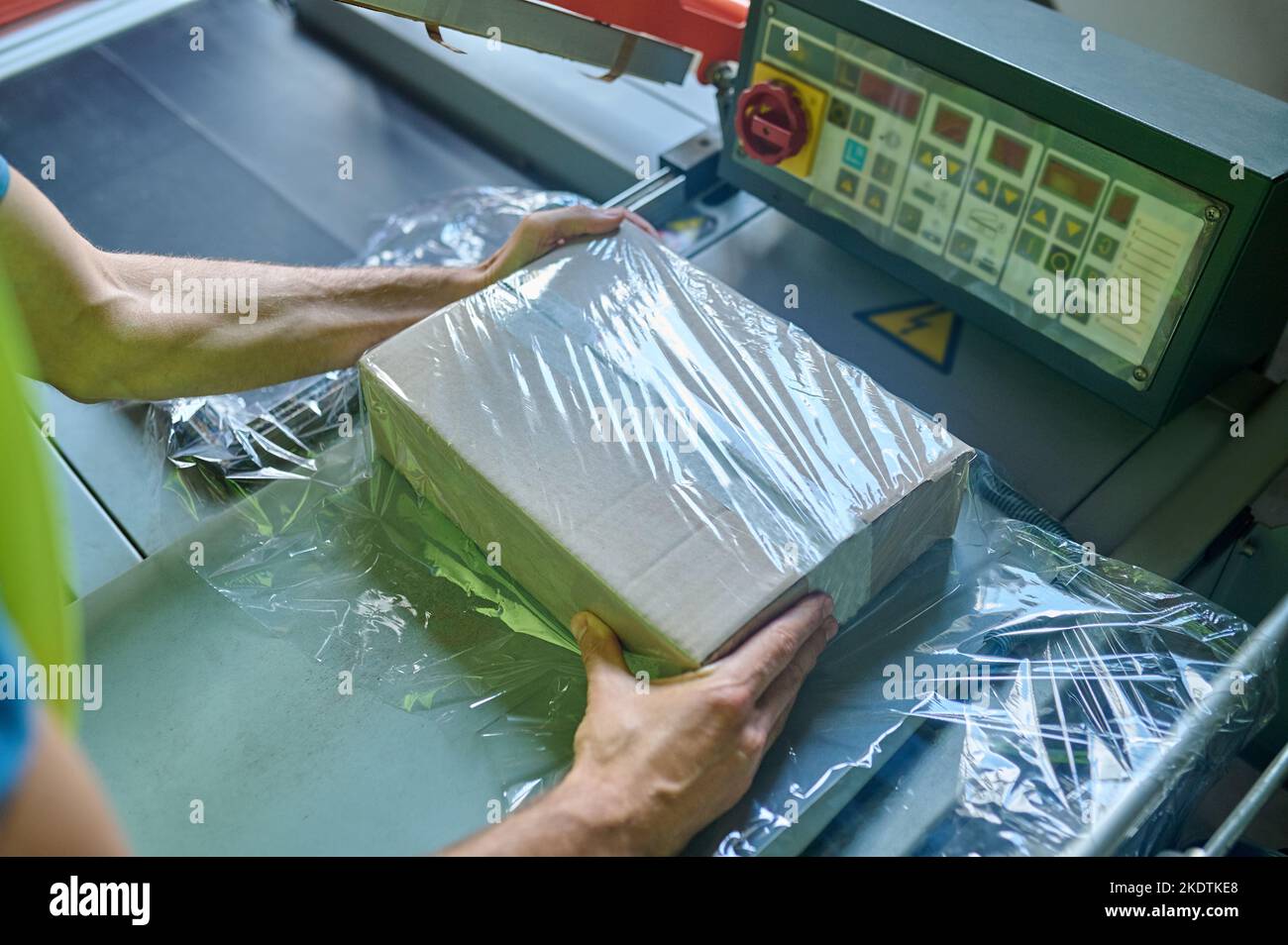 Packing packaging equipment hi-res stock photography and images - Alamy