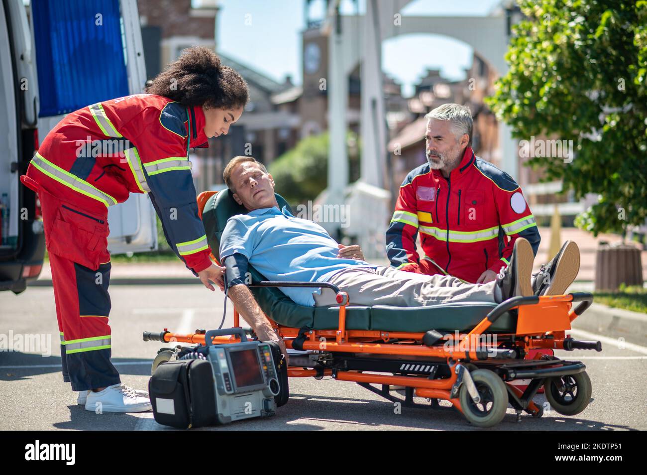 Ems patient pressure hi-res stock photography and images - Alamy