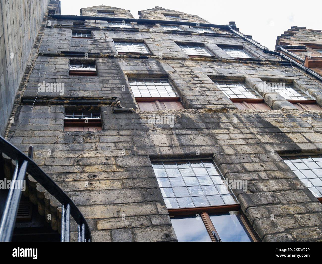 Blackened windows hi-res stock photography and images - Alamy