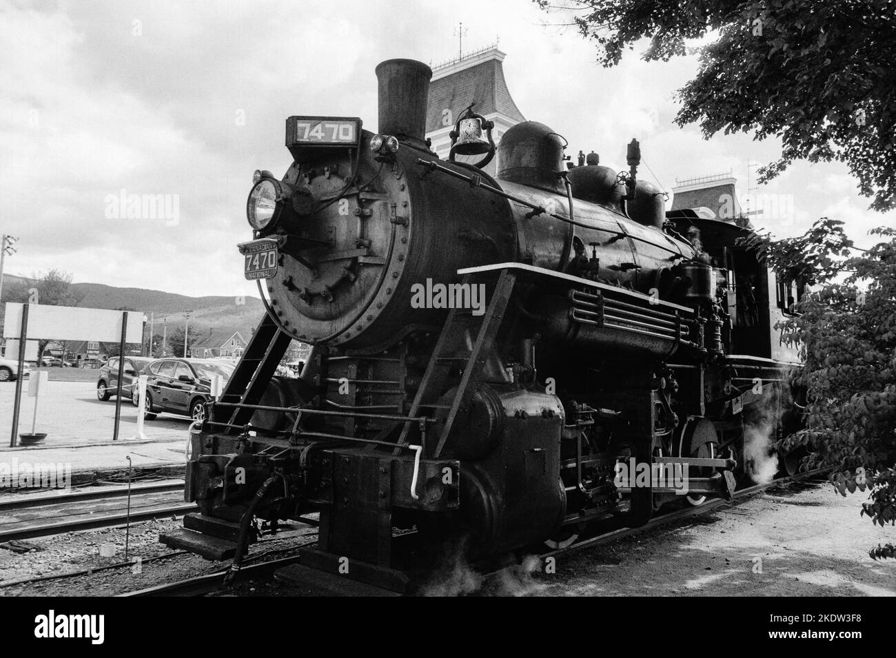 A vintage steam locomotive at the Conway Scenic Railroad station in ...