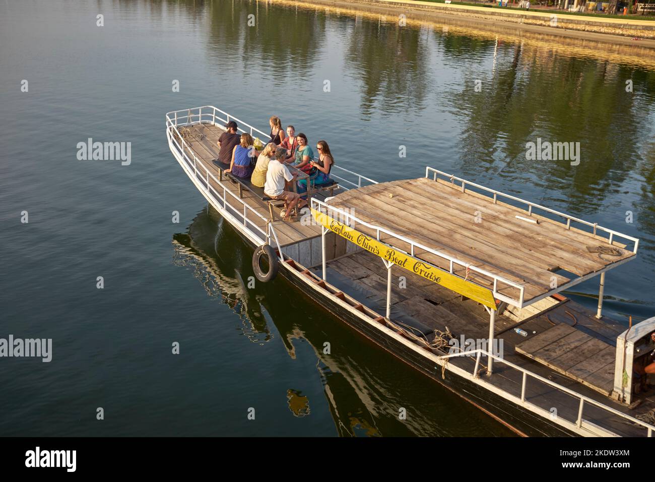 Cambodian tourists hi-res stock photography and images - Alamy