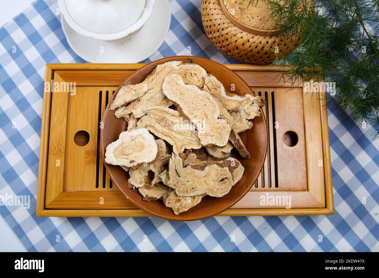 Chinese herbal medicine atractylodes Stock Photo - Alamy
