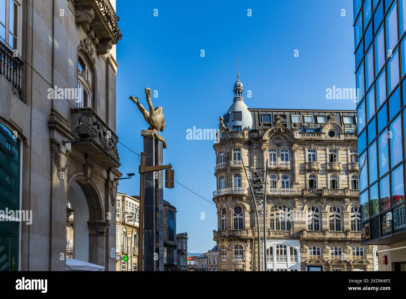 Sculpture de francisco leiro hi-res stock photography and images - Alamy