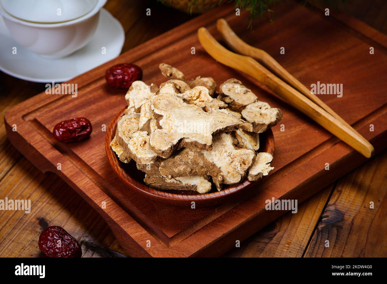 Chinese herbal medicine atractylodes Stock Photo - Alamy