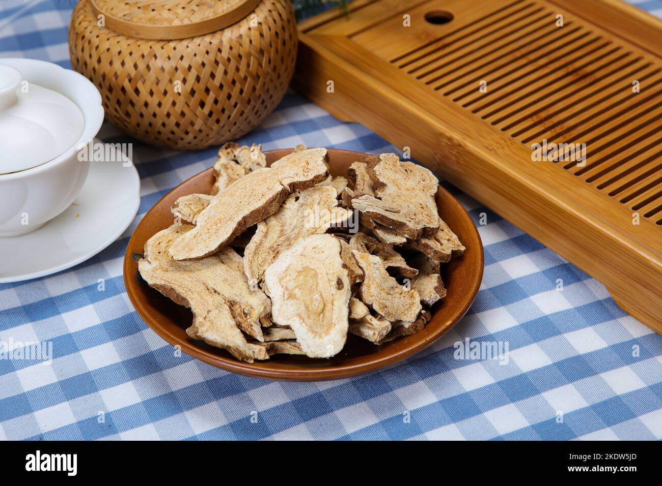 Chinese herbal medicine atractylodes Stock Photo - Alamy