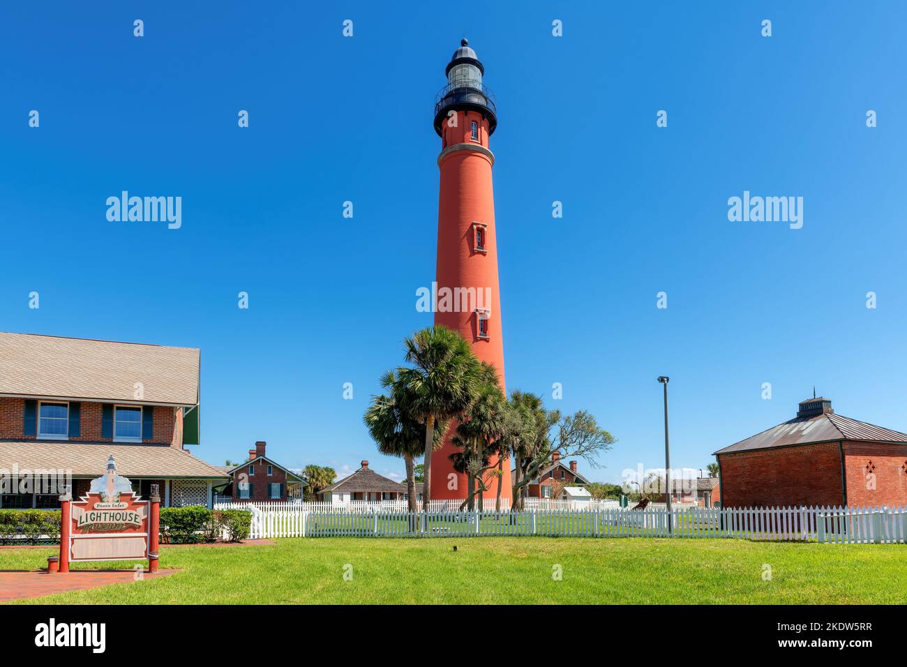 The red brick Ponce de Leon Inlet Lighthouse, the tallest in Florida ...