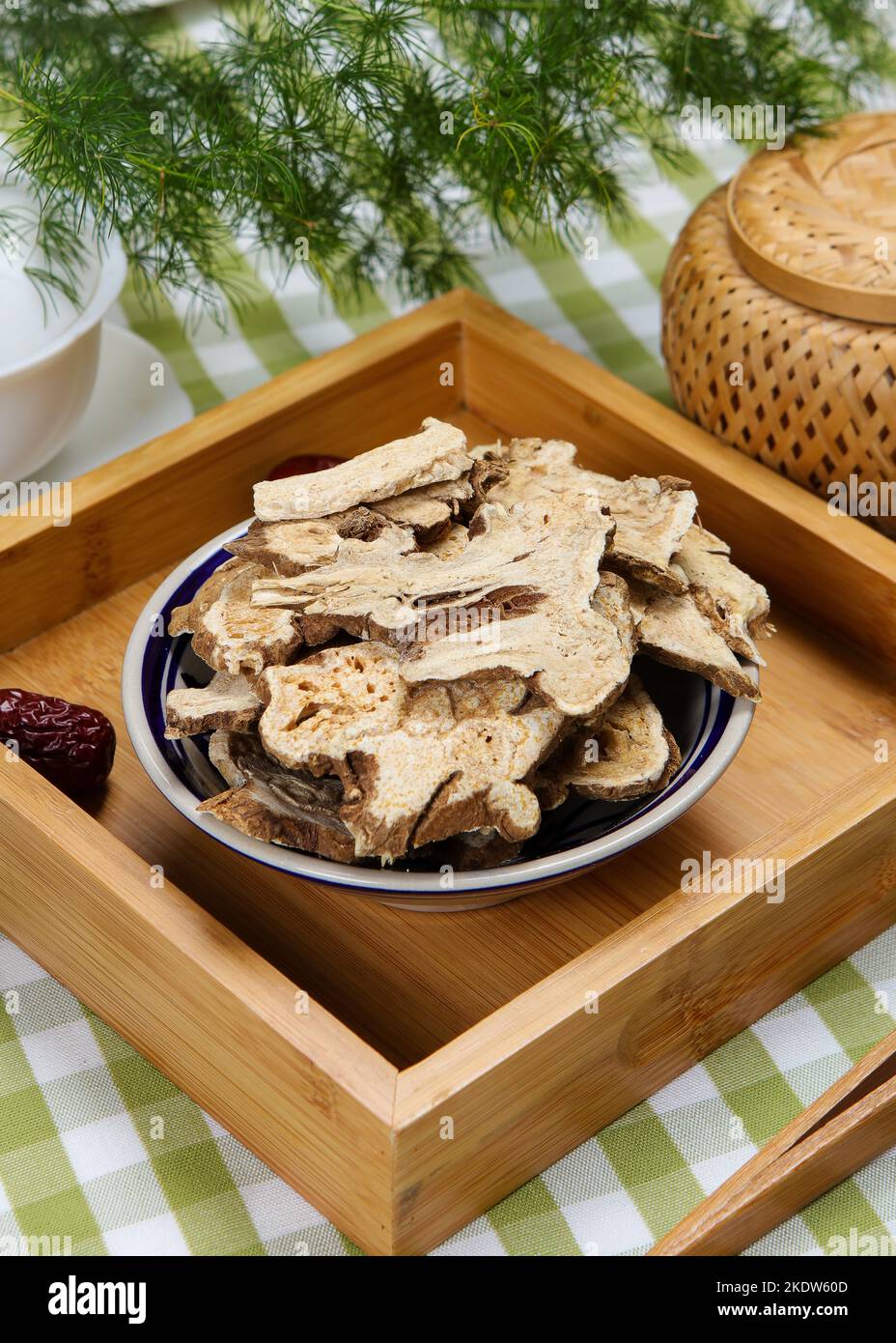 Chinese herbal medicine atractylodes Stock Photo - Alamy