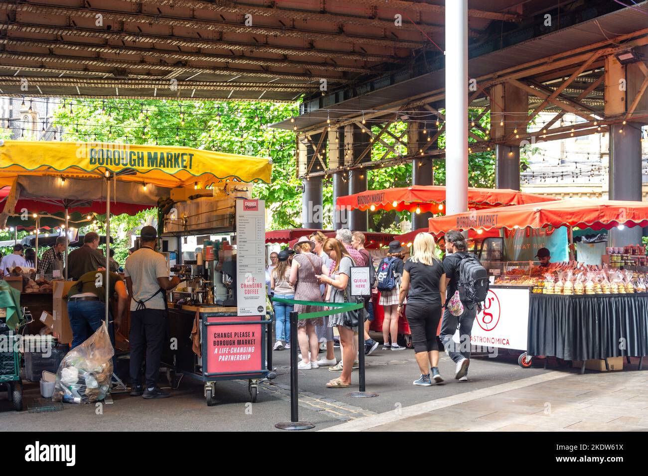 Food stall in Borough Market, Middle Street, Southwark, Royal Borough ...