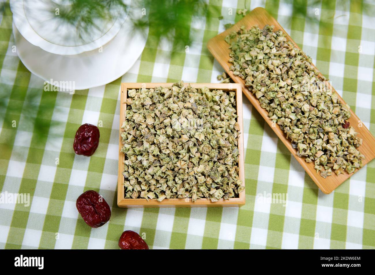 Chinese herbal medicine white thistle Stock Photo - Alamy