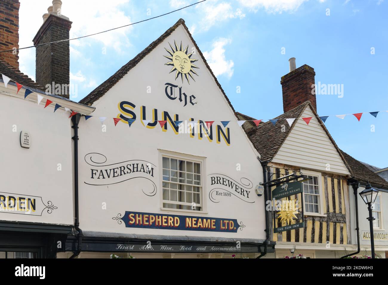 The Sun Inn Sheperd Neame pub - Faversham, Kent, England, UK Stock ...