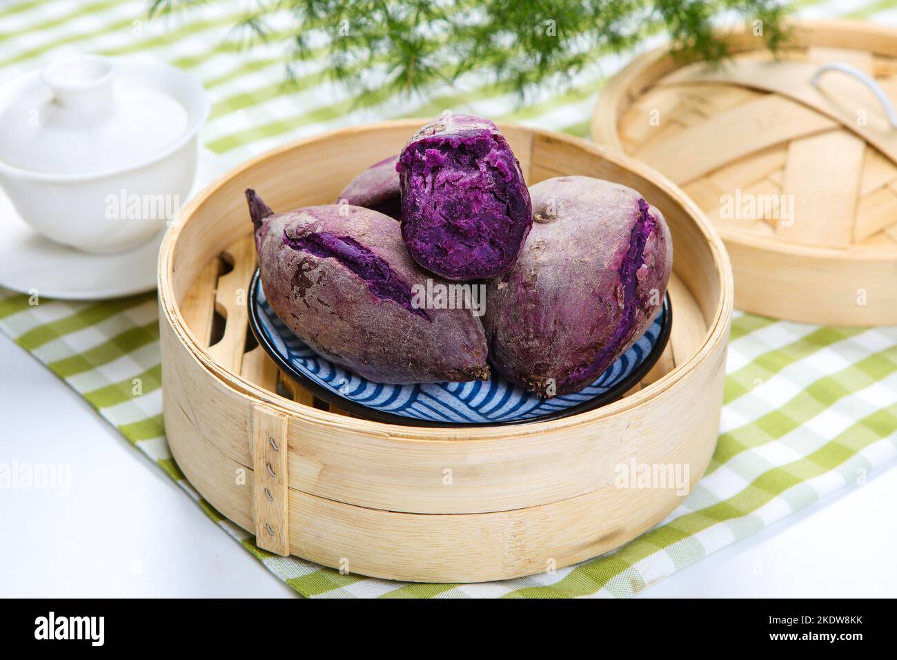 Cooked purple sweet potato hi-res stock photography and images - Alamy