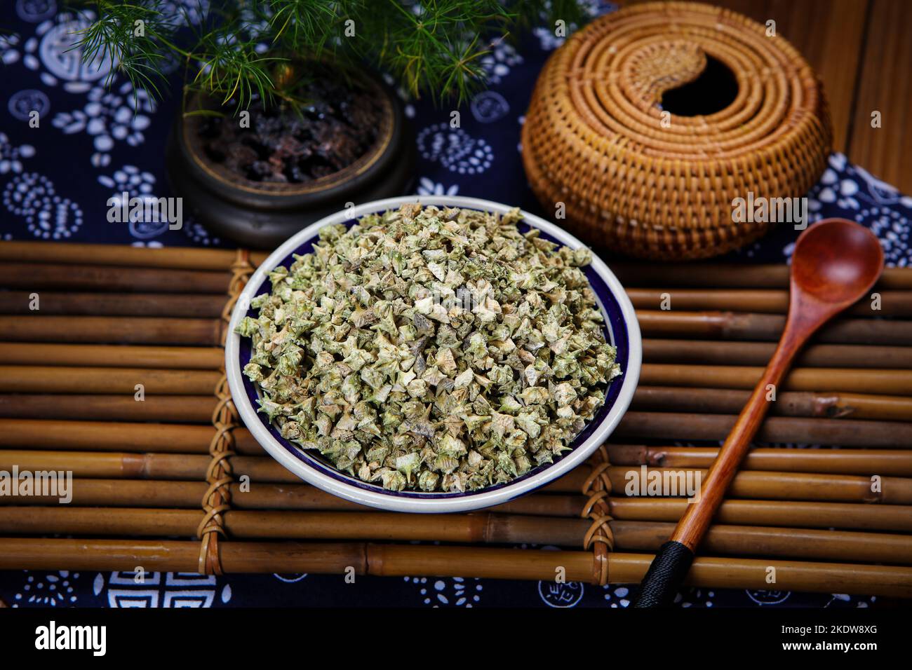 Chinese herbal medicine white thistle Stock Photo - Alamy