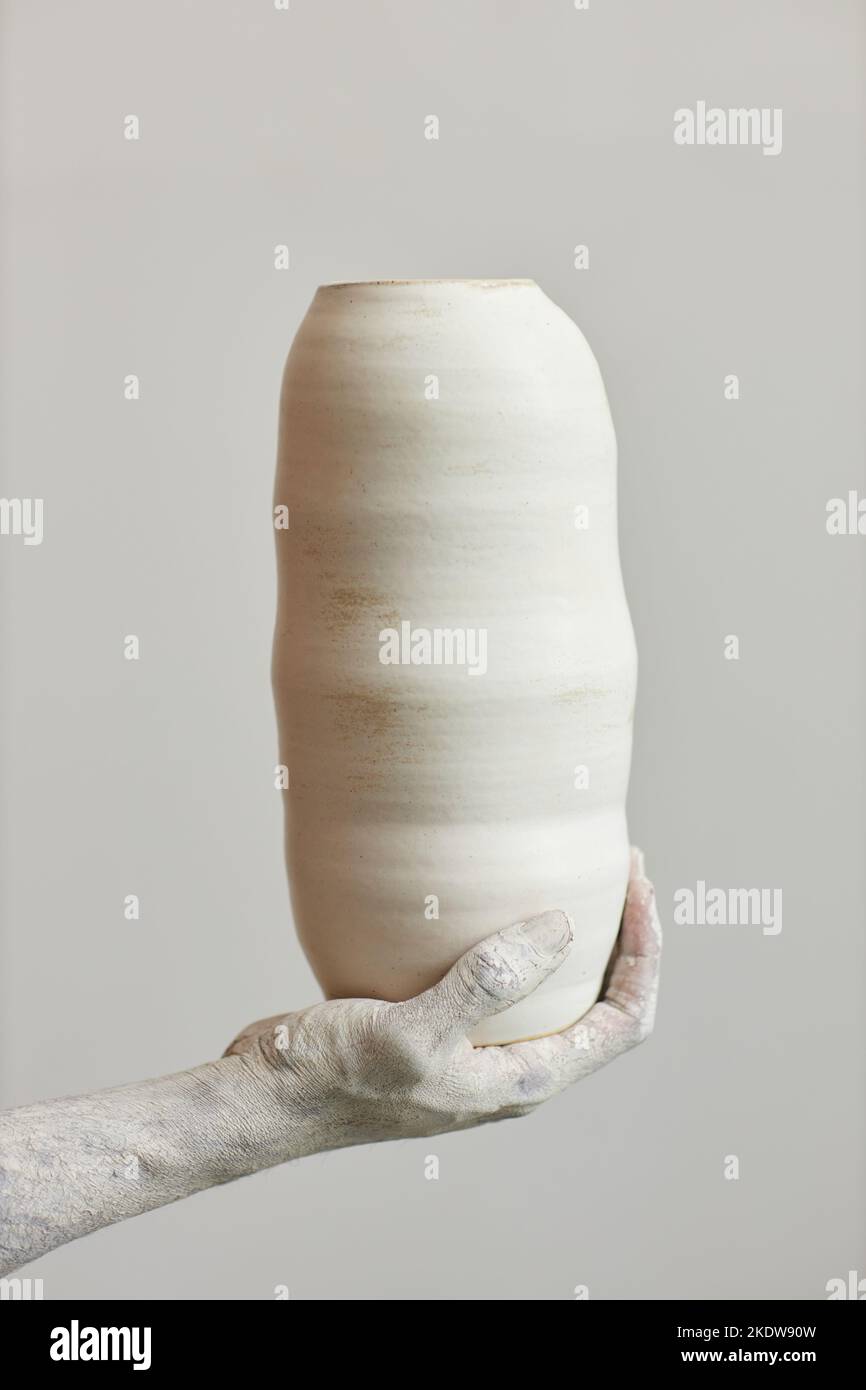 Wabi sabi pottery hi-res stock photography and images - Alamy