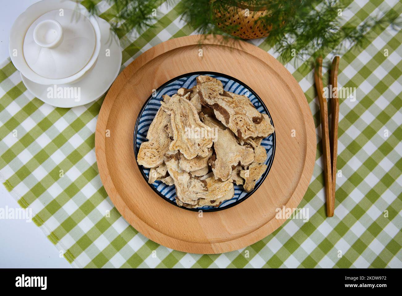 Chinese herbal medicine atractylodes Stock Photo - Alamy