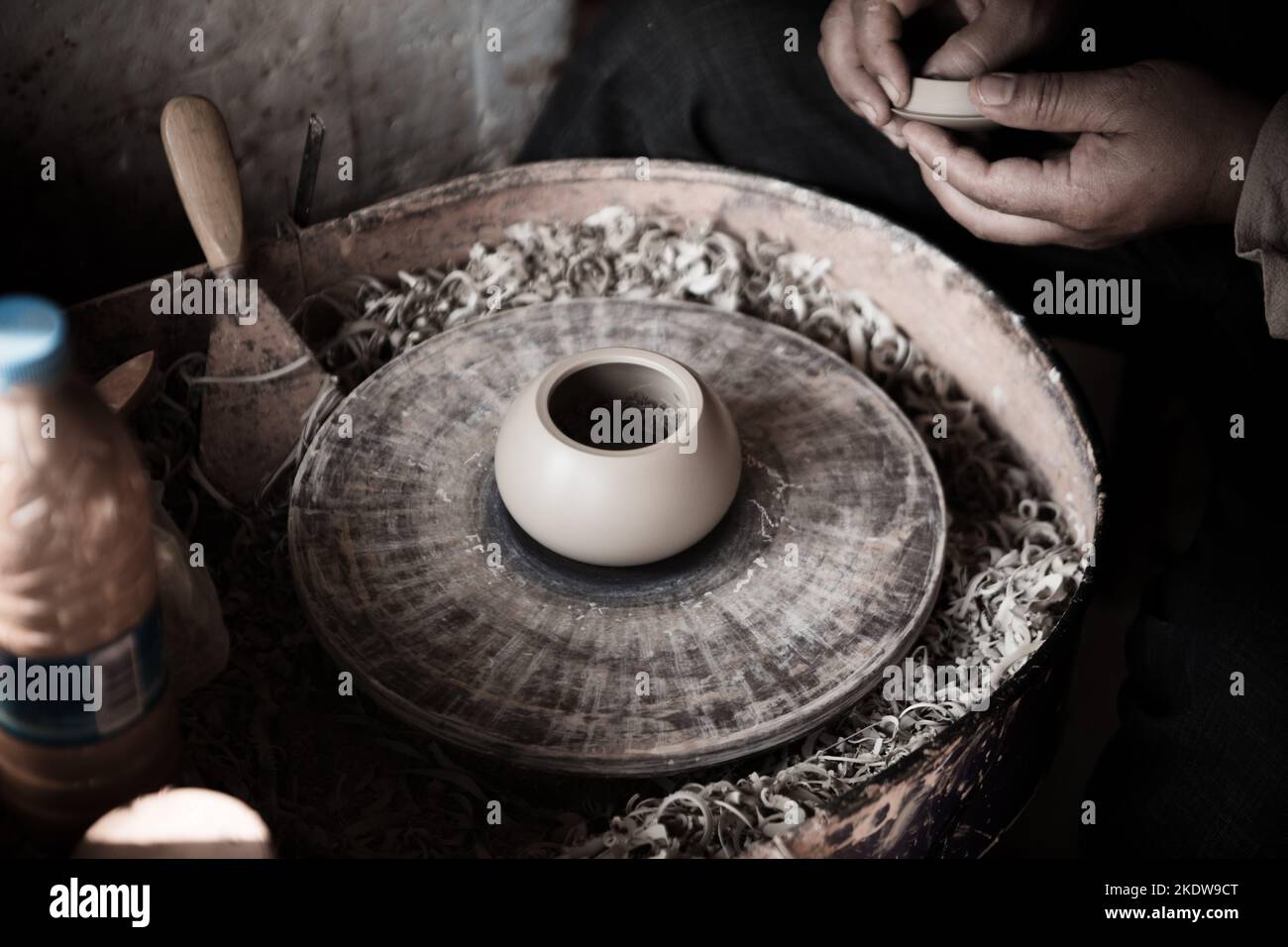 Potter making teapot hi-res stock photography and images - Alamy