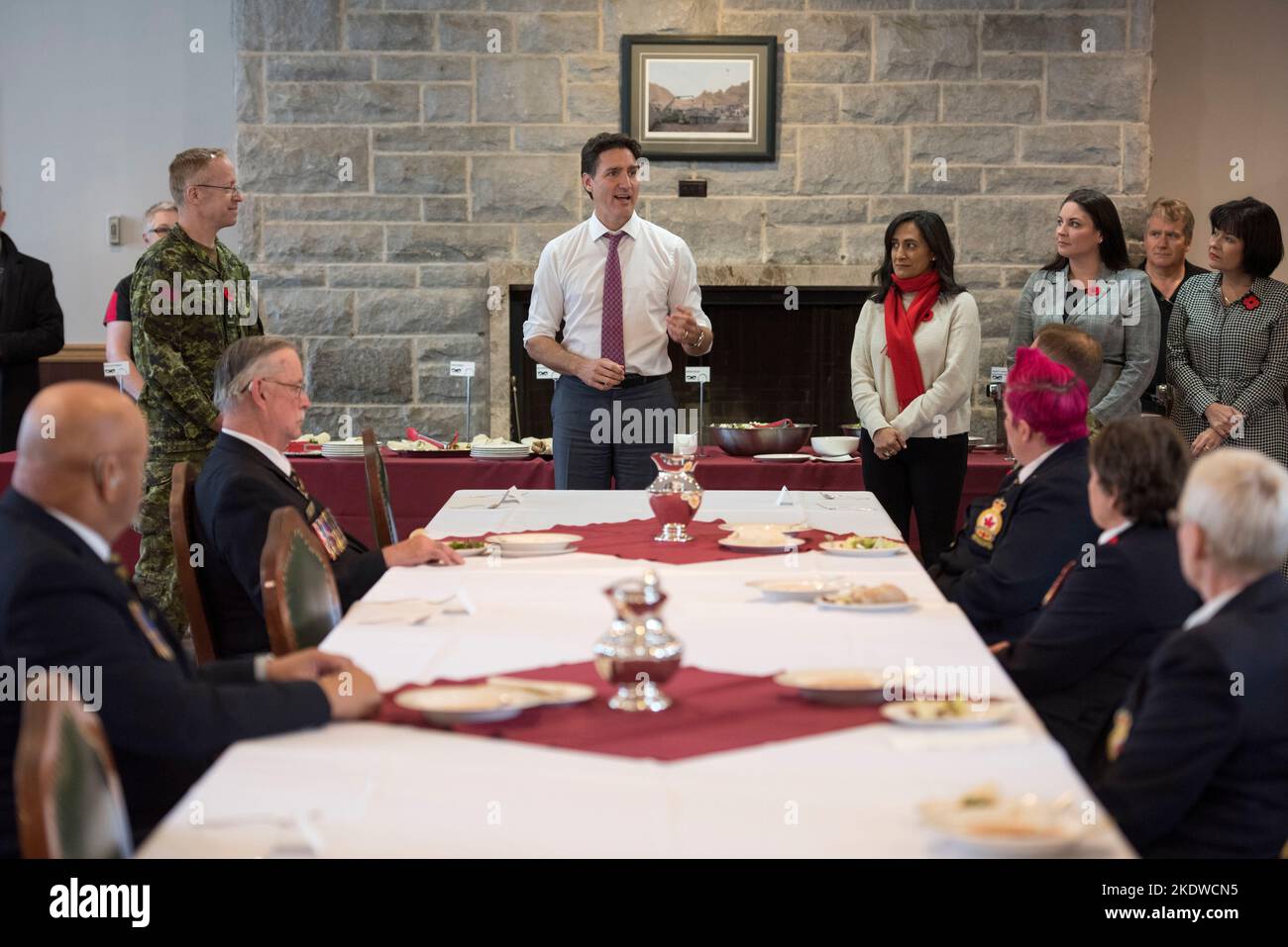 Prime Minister Justin Trudeau addresses veterans and regular forces ...