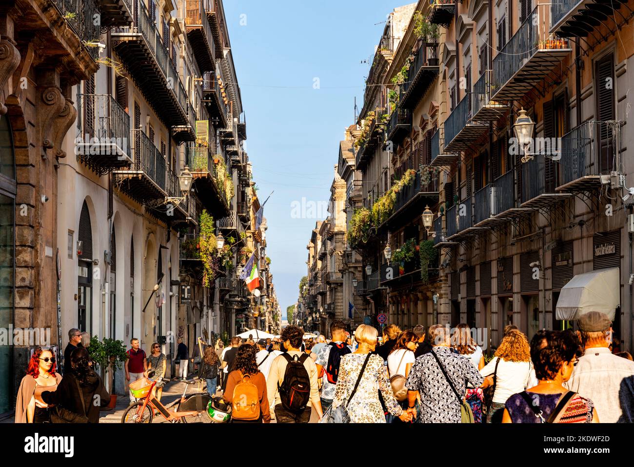 A Street In The City Centre, Palermo, Sicily, Italy Stock Photo - Alamy