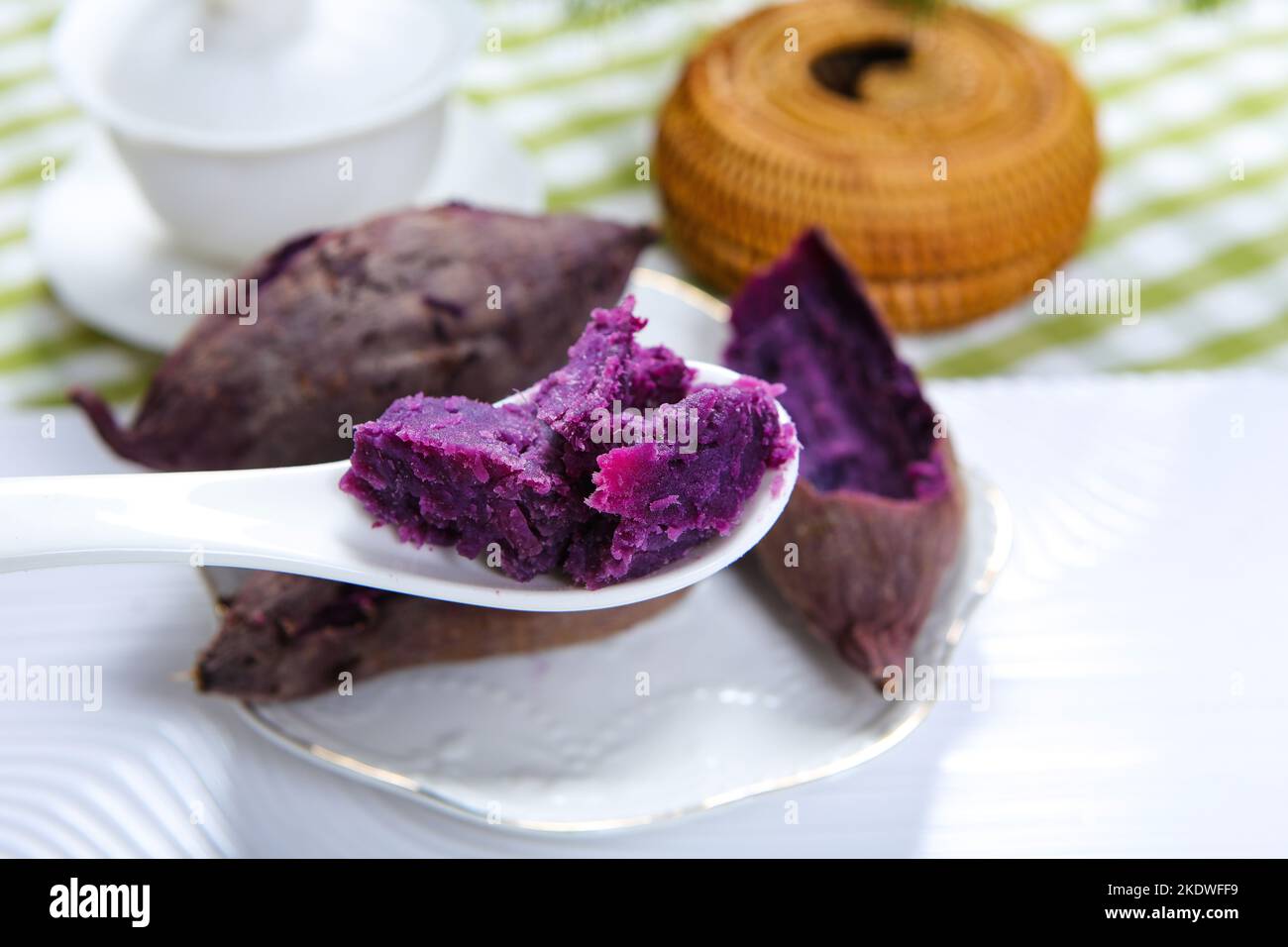 Chopping up sweet potato hi-res stock photography and images - Alamy