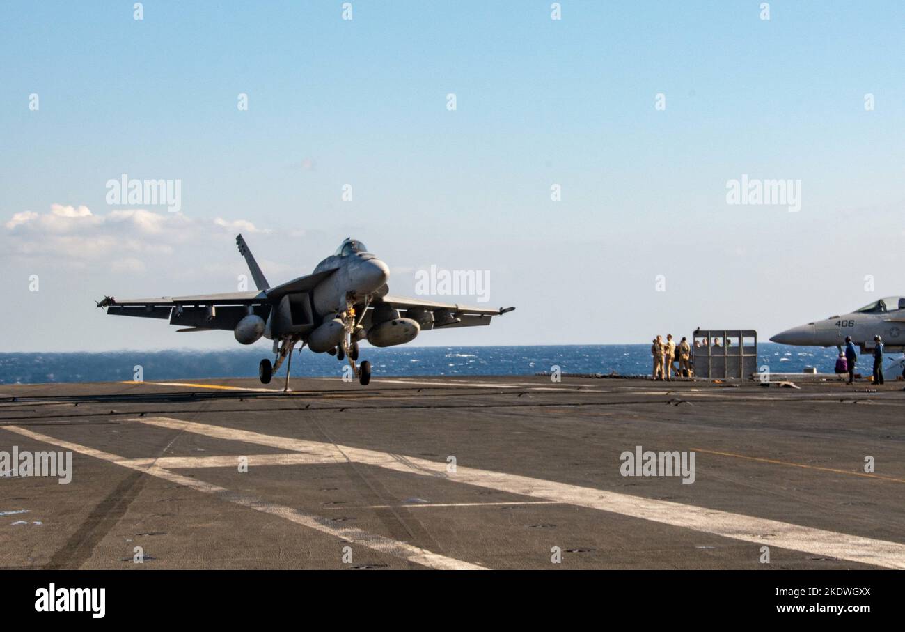 221108-N-JO823-1005 PHILIPPINE SEA (Nov. 8, 2022) An F/A-18F Super ...