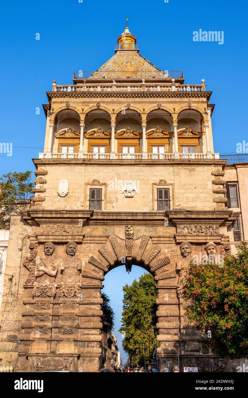 The Porta Nuova City Gate, Palermo, Sicily, Italy Stock Photo - Alamy