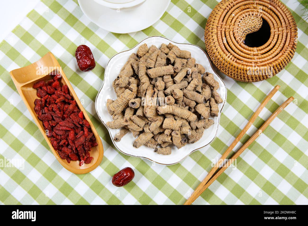 Chinese herbal medicine medicinal indianmulberry root Stock Photo - Alamy