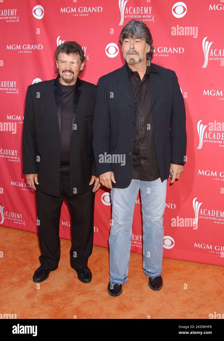 11 November 2022 - Jeff Cook, founding member and lead guitarist of the ...