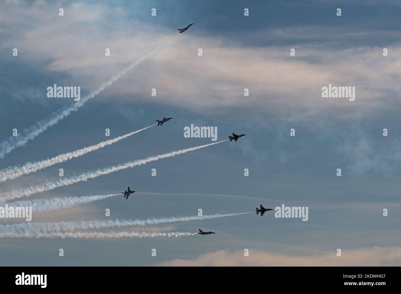 Six F-16 Fighting Falcon fighter jets assigned to the U.S. Air Force ...