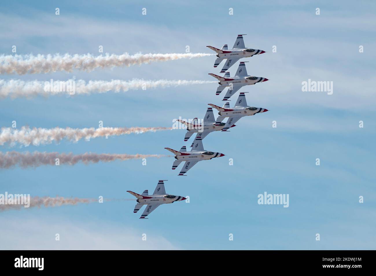 Six F-16 Fighting Falcon fighter jets assigned to the U.S. Air Force ...