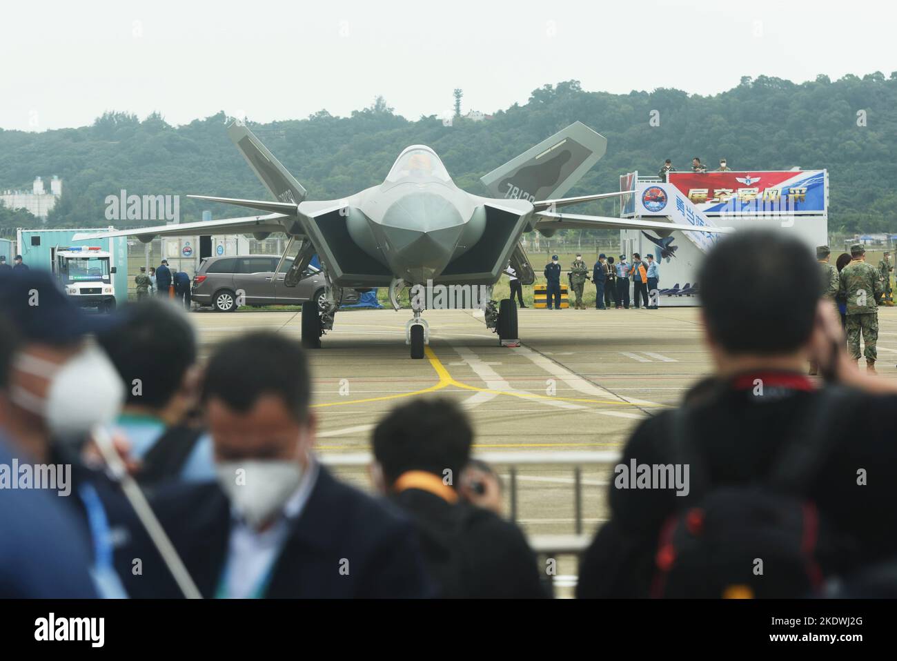 ZHUHAI, CHINA - NOVEMBER 8, 2022 - Visitors look at the Chengdu J-20 ...