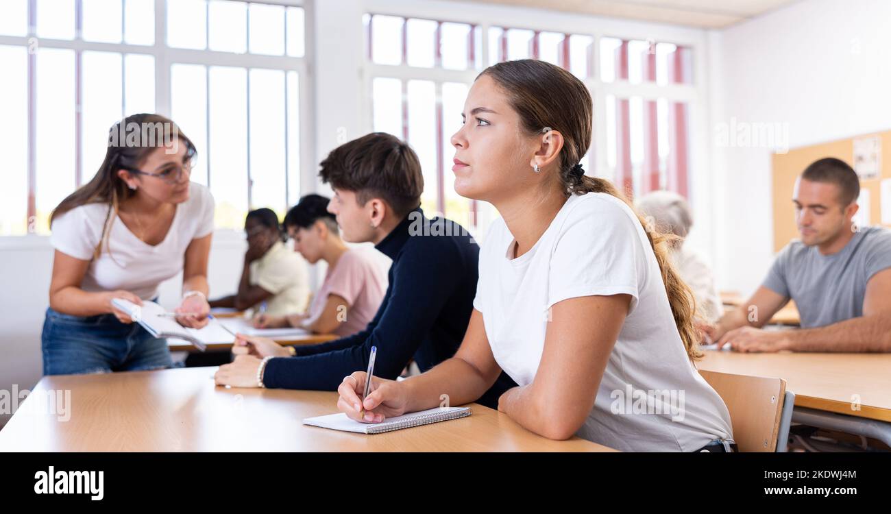 Attentive university students in advanced training courses in ...