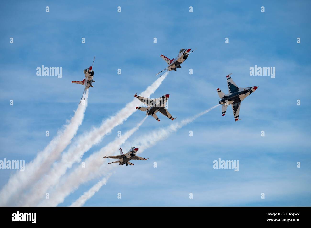 Five F-16 Fighting Falcon fighter jets assigned to the U.S. Air Force ...