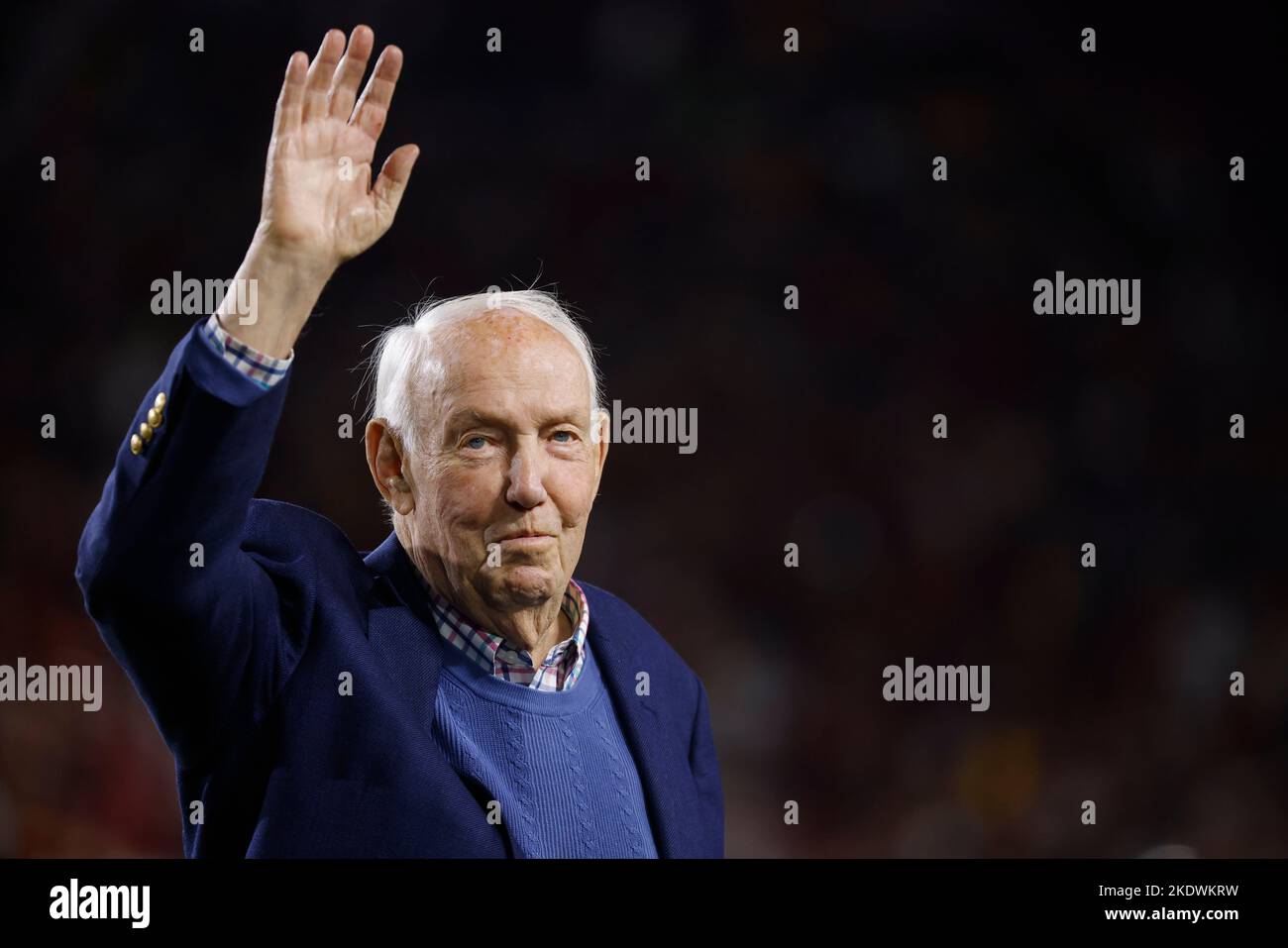 November 05, 2022 Former USC Trojans head coach John Robinson is ...